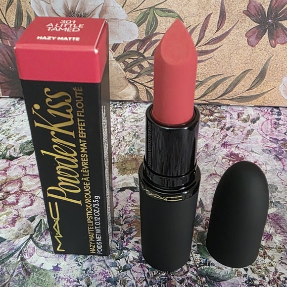 MAC Cosmetics | Makeup | New Mac 226 Hazy Matte Powder Kiss Powder Kiss ...